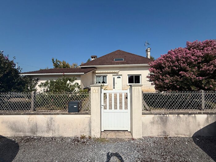Maison 8 pièces à Lestelle-Bétharram, à vendre