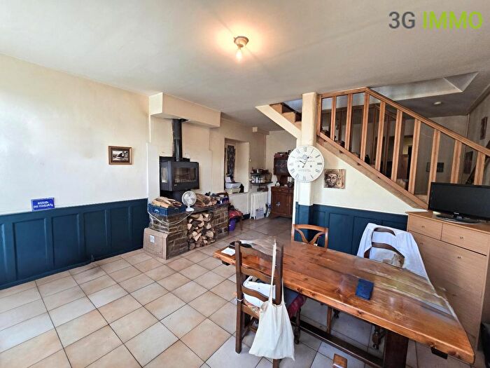 Appartement à vendre - Saint-Amans-Valtoret - 5 pièces - 3 chambres