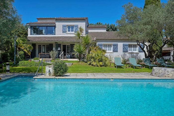 Maison à vendre - Saint-Mamert-du-Gard - 8 pièces - 6 chambres