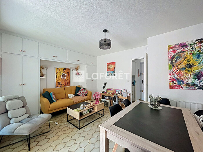 Appartement 1 pièce à Saint-Cyprien, Le Port, à louer