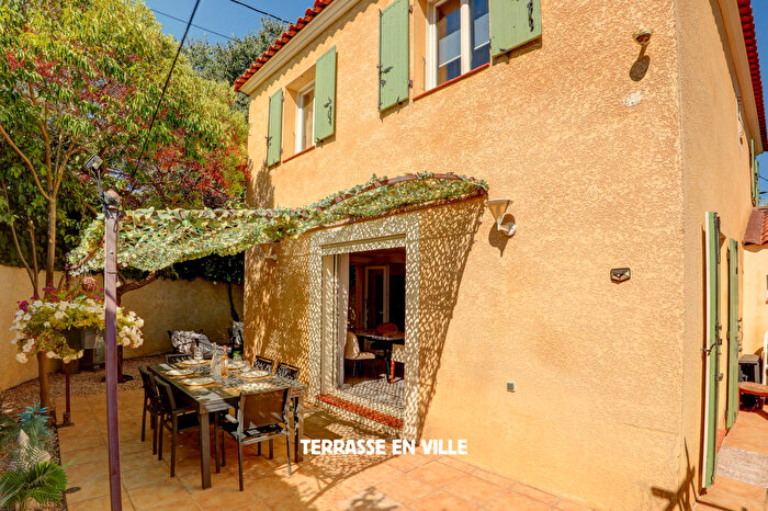 Maison à vendre - Marseille e , Les Caillols - 6 pièces - 4 chambres