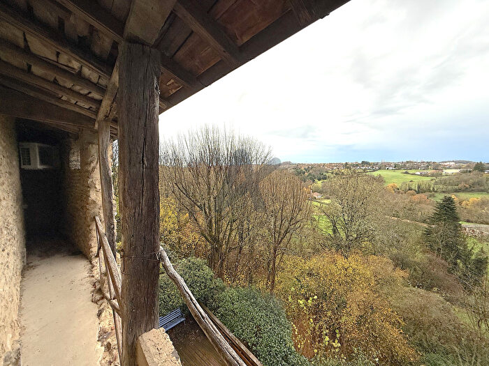 Maison 4 pièces à Pérouges, à vendre