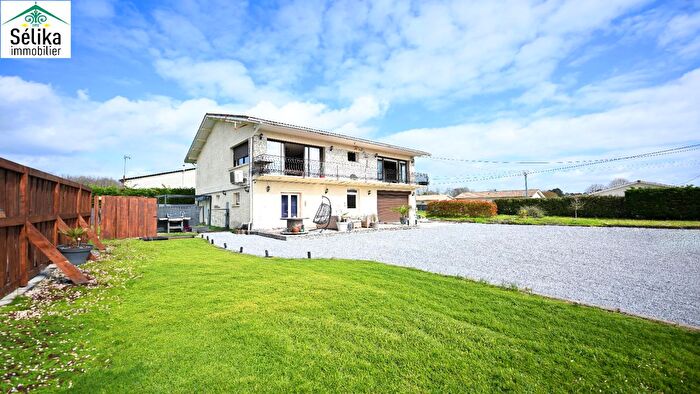 Maison à vendre - Salles - 7 pièces - 5 chambres