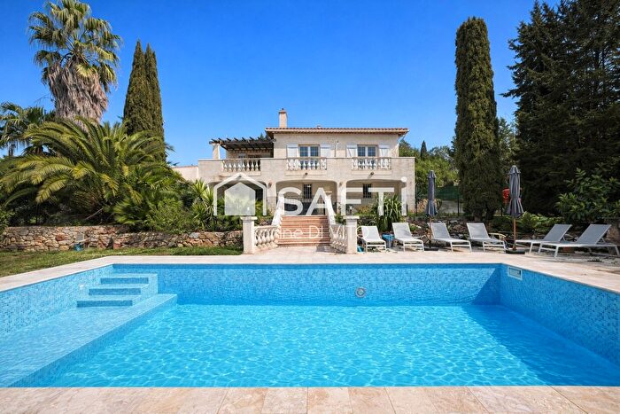 Maison à vendre - Le Muy - 8 pièces - 4 chambres