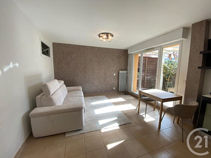 Appartement à louer - Aix-en-Provence, Val Saint-André - 1 pièce