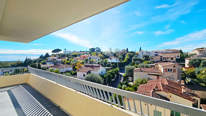 Appartement à vendre - Vence, La Sine, La Plus Basse Sine - 4 pièces - 3 chambres