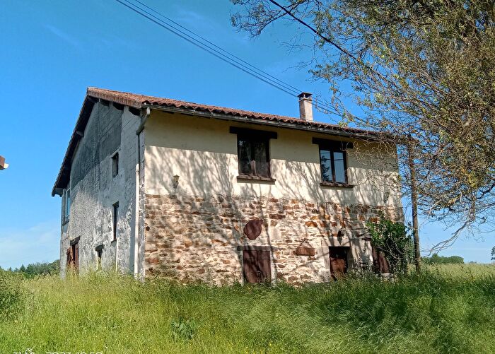 Maison à vendre - Dournazac - 12 pièces - 7 chambres