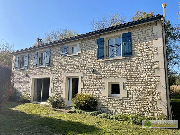 Maison à vendre - Gourville - 6 pièces - 4 chambres