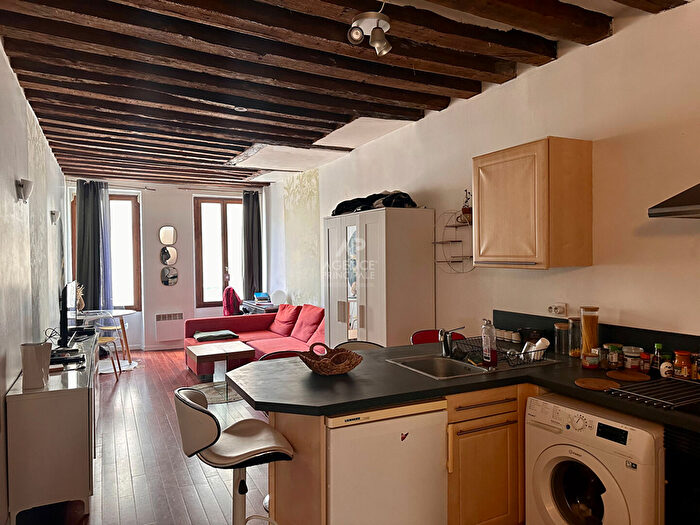 Appartement à louer - Saint-Germain-en-Laye, Centre-ville, Quartiers forestiers - 1 pièce