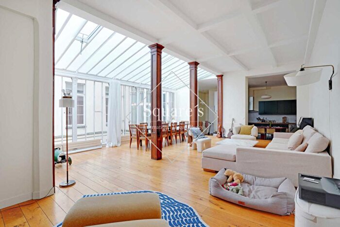 Appartement à vendre - Paris e  - 5 pièces - 4 chambres