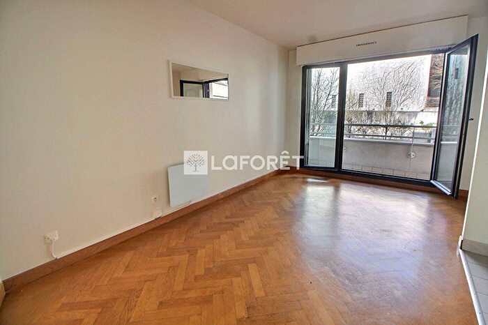 Appartement 1 pièce à louer à République, Suresnes