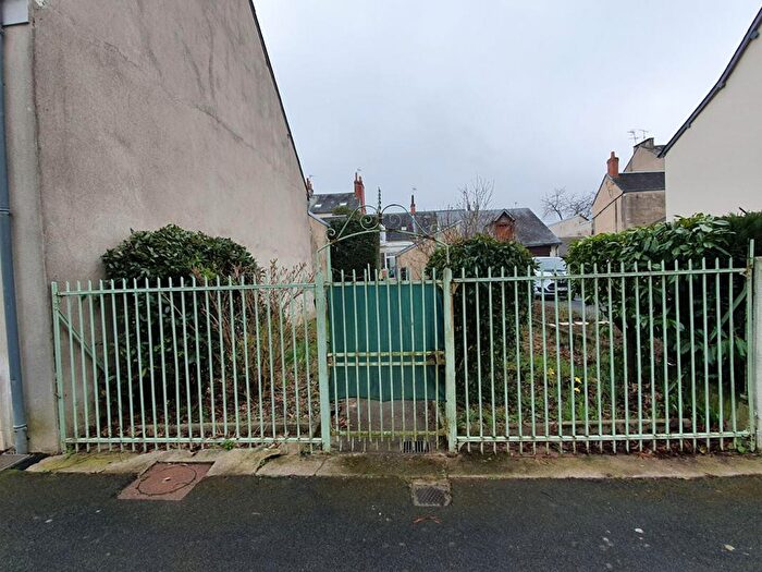 Maison à vendre - Châteauroux, Centre-ville, Les Marins - 4 pièces - 2 chambres