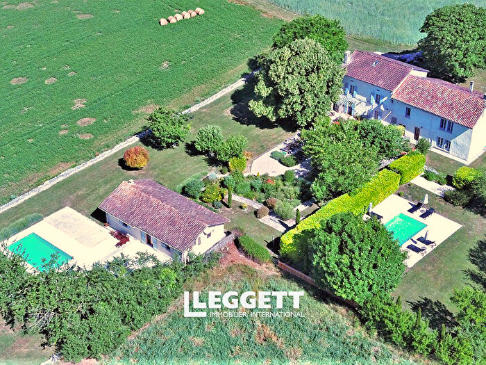 Maison à vendre - Verteillac - 13 pièces - 8 chambres