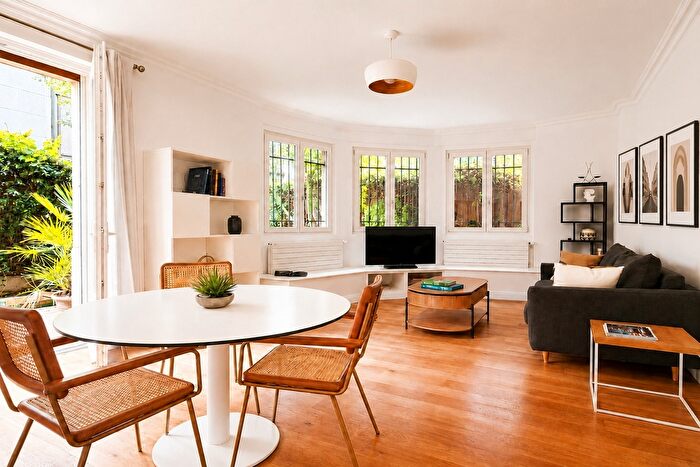 Appartement 2 pièces à Paris 16ème, Porte de Saint-Cloud, Auteuil-Sud, à louer