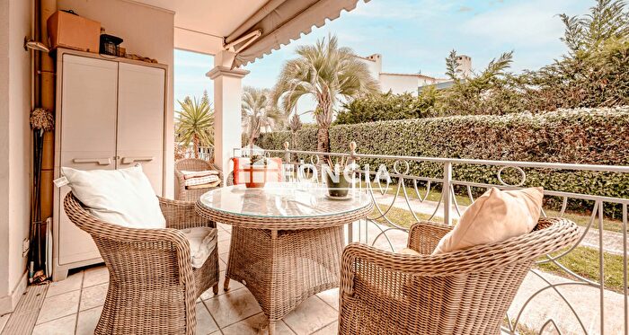 Appartement à vendre - Hyères, Pyanet - 4 pièces - 3 chambres