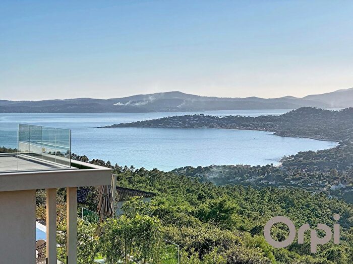 Maison à vendre - Roquebrune-sur-Argens, Les Issambres, La Vigie, Les Dolmens, Plages, Calanques - 7 pièces - 6 chambres