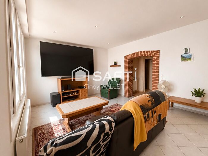 Maisons à vendre et appartements à louer - 3