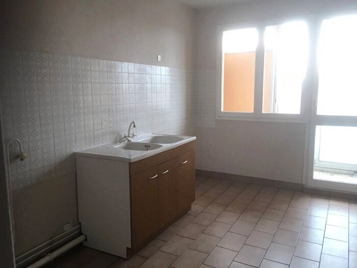 Appartement à louer - Les Rives du Plessy, Montceau-les-Mines - 4 pièces - 3 chambres