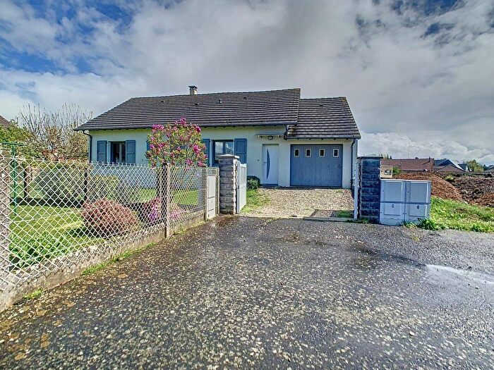 Maison à louer - Saint-Mamet-la-Salvetat - 3 pièces - 2 chambres