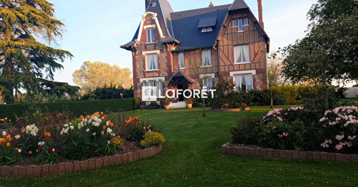 Maison à vendre - Crosville-la-Vieille - 14 pièces - 13 chambres