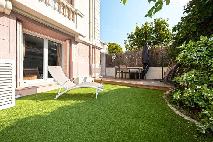 Appartement à louer - Cimiez, Nice - 3 pièces - 2 chambres