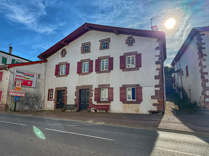 Maison à vendre - Saint-Jean-Pied-de-Port - 12 pièces - 6 chambres