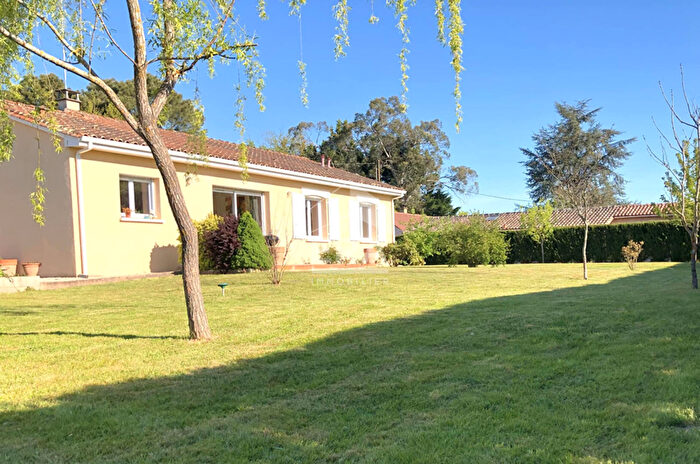 Maison à vendre - Montpon-Ménestérol - 5 pièces - 3 chambres