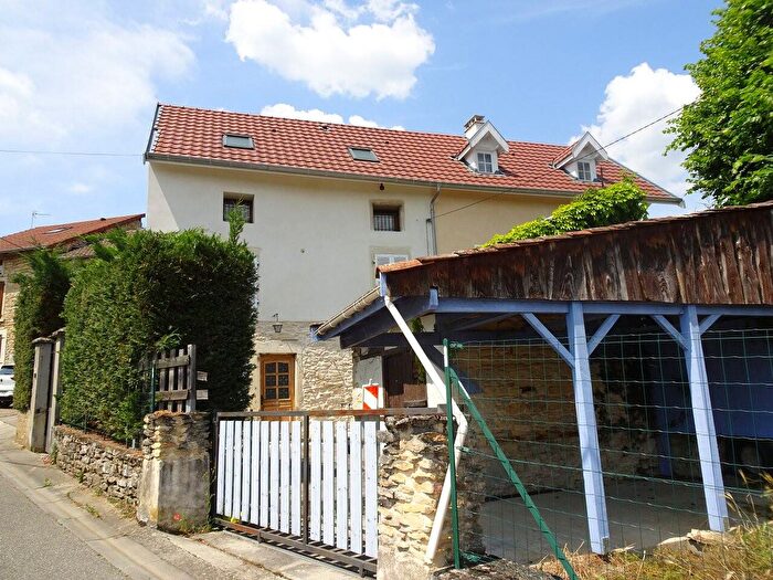 Maison 5 pièces à Trept, à louer