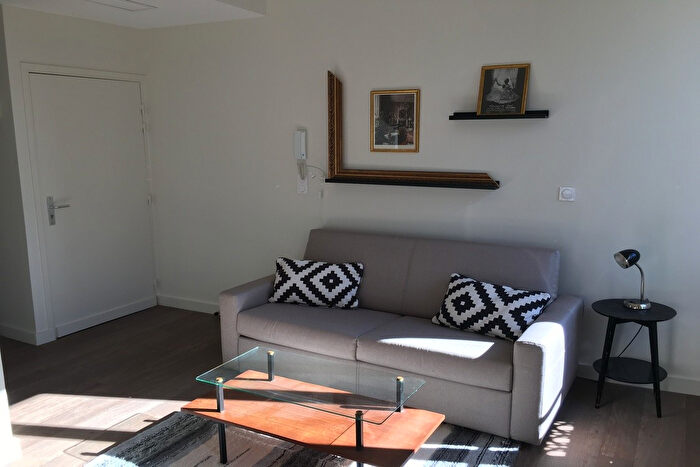 Marseille e, Castellane : Appartement 1 pièce à louer