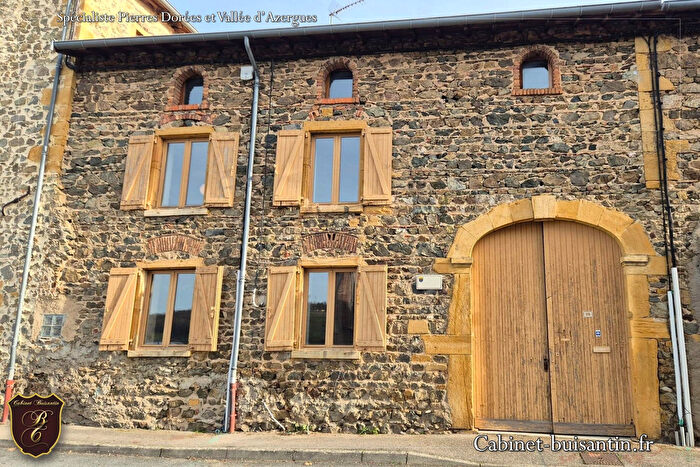 Saint-Vérand : Maison 4 pièces à vendre