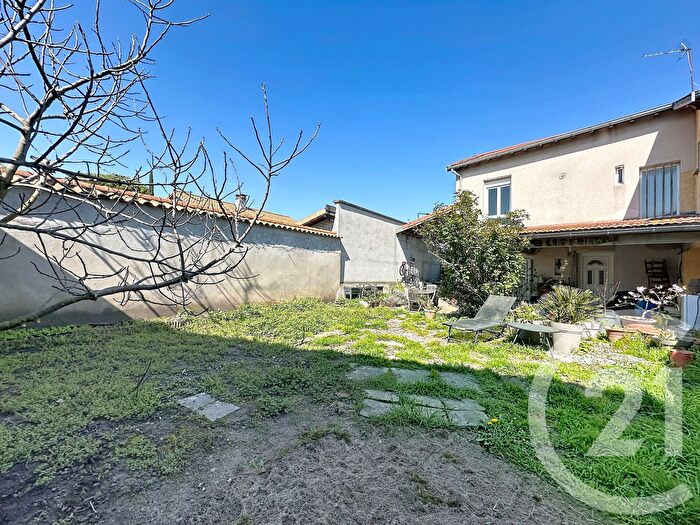 Maison à vendre - Décines-Charpieu - 8 pièces - 4 chambres