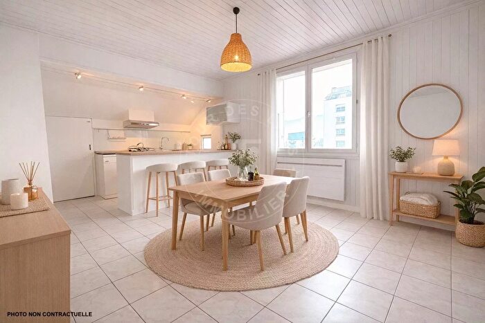 Appartement à vendre - Seynod, Centre-ville - 4 pièces - 2 chambres