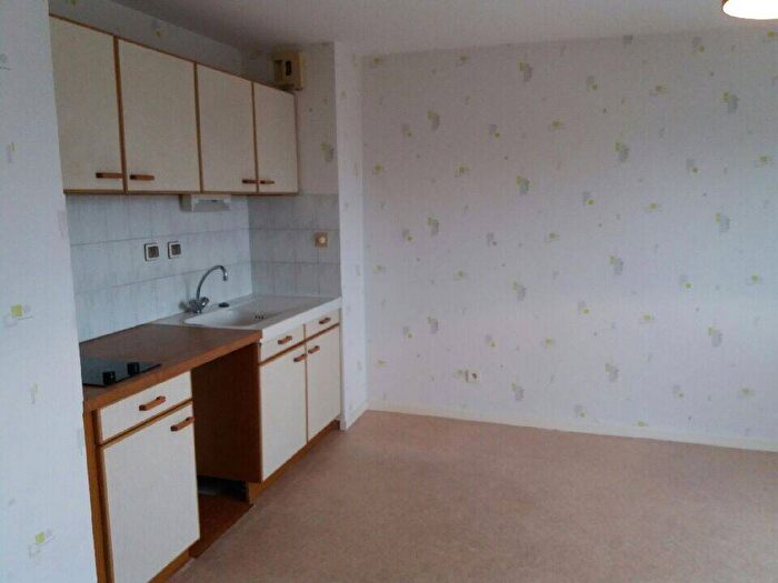 Appartement à louer - Saint Pierre, Pontarlier - 1 pièce