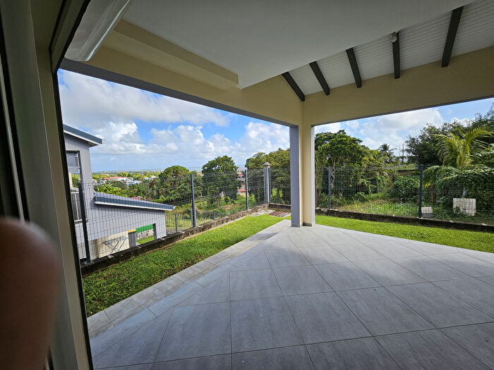 Maison à louer - Petit-Bourg - 4 pièces - 3 chambres