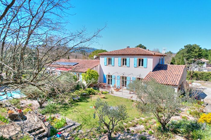 Maison 10 pièces à Néoules, à vendre