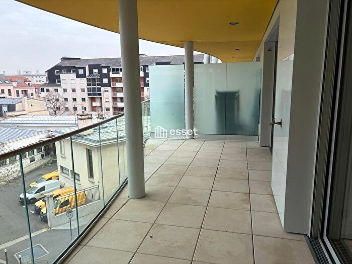 Appartement 5 pièces à louer à Centre Ville, Suresnes