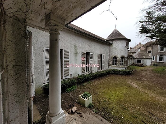 Maison 14 pièces à Pithiviers, à vendre