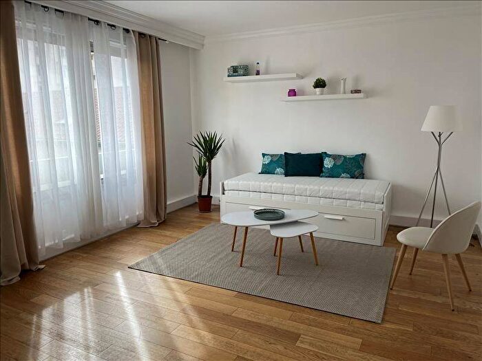 Appartement 1 pièce à Saint Louis, Lyon 7ème arrondissement, à louer