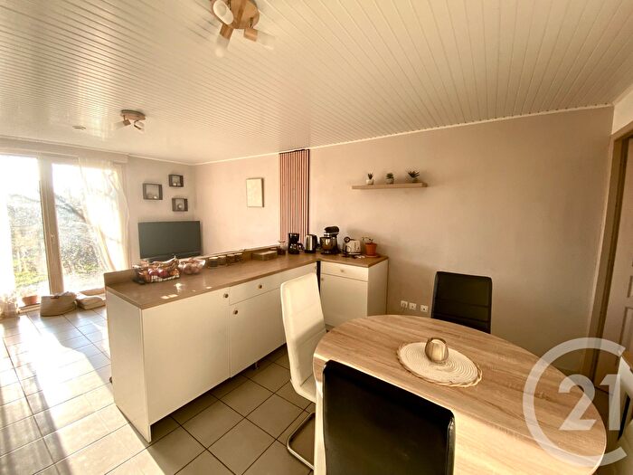 Appartement à vendre - Saint-Genix-sur-Guiers - 3 pièces - 1 chambre