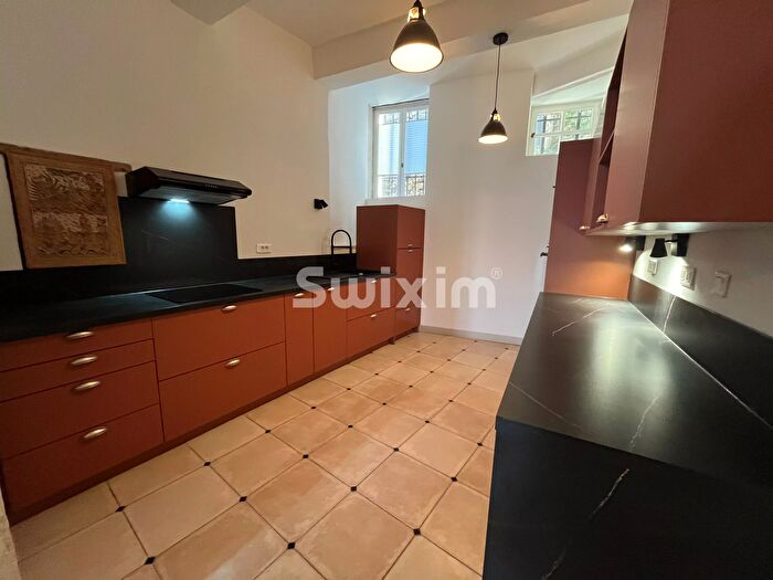 Appartement à vendre - Grignan - 5 pièces - 3 chambres