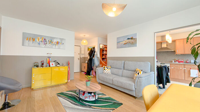 Appartement à vendre - Crosne - 4 pièces - 3 chambres