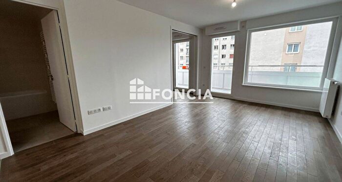 Corentin Celton, Issy-les-Moulineaux : Appartement 2 pièces à louer