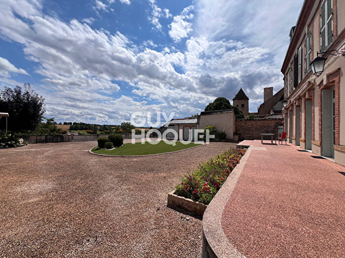Maison 13 pièces à vendre à Bourbon-Lancy