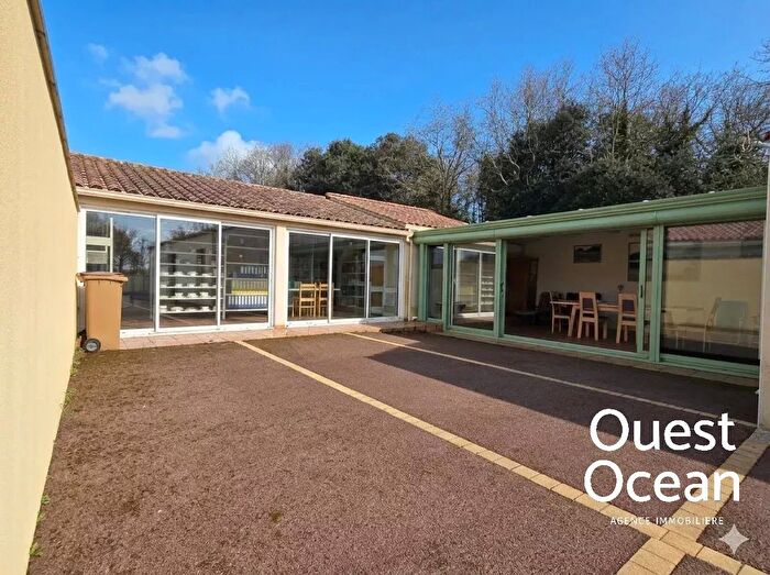 Maison à vendre - Avrillé - 4 pièces - 2 chambres