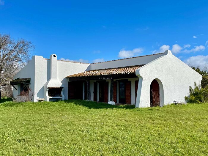 Maison à vendre - Saintes-Maries-de-la-Mer - 5 pièces - 3 chambres