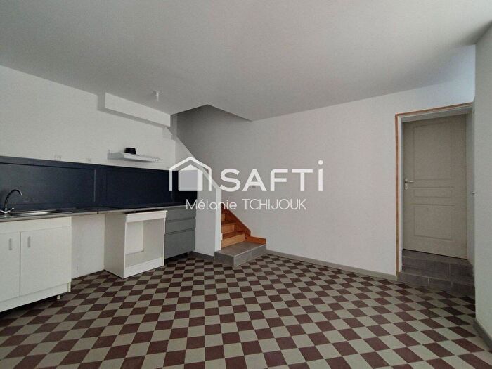 Maison à louer - Châtillon-Coligny - 5 pièces - 3 chambres