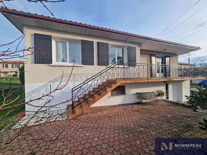 Maison à vendre - Chalais - 4 pièces - 3 chambres