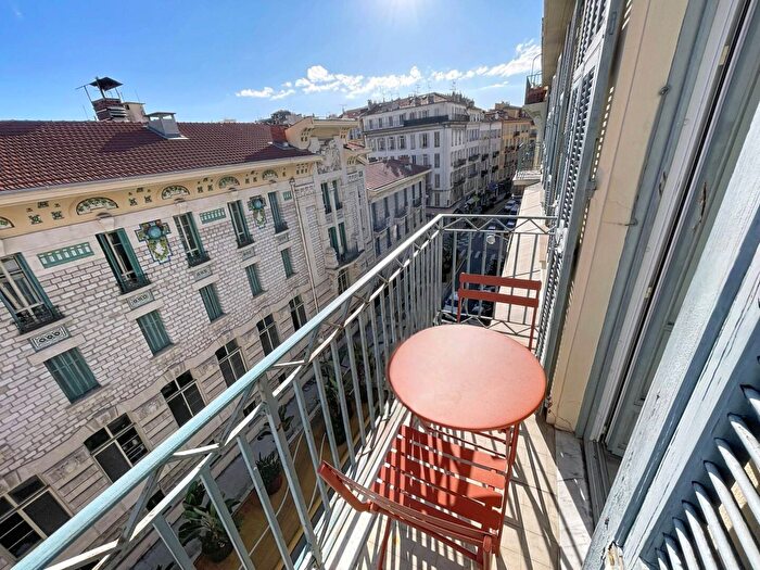 Appartement à louer - Nice - 3 pièces - 2 chambres