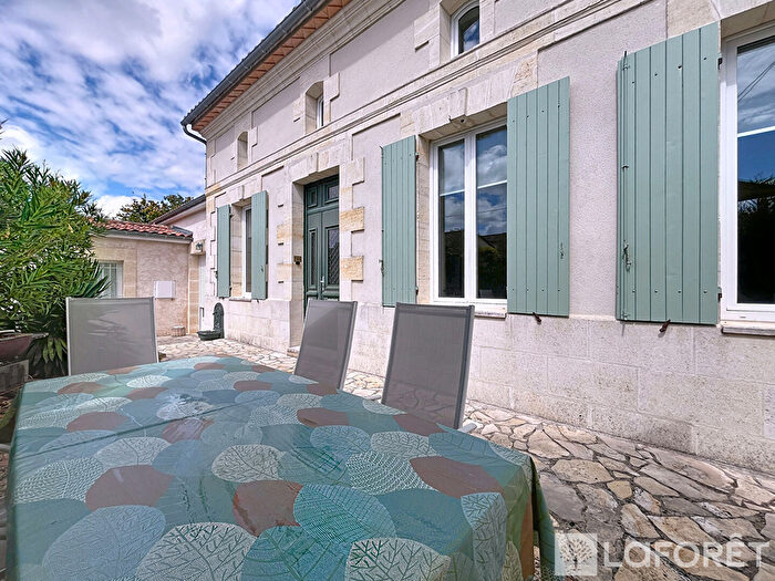 Maison à vendre - Saint-Romain-la-Virvée - 8 pièces - 4 chambres