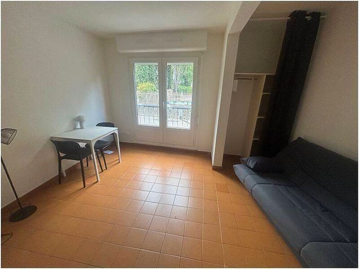 Centre Ville-Louis Blanc, Alès : Appartement 1 pièce à louer